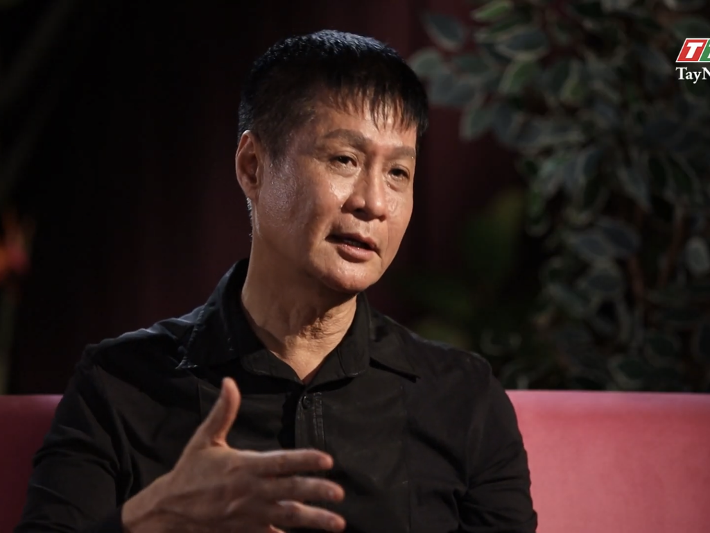 Đạo diễn Lê Hoàng kể cuộc sống hôn nhân 36 năm với vợ là giáo viên