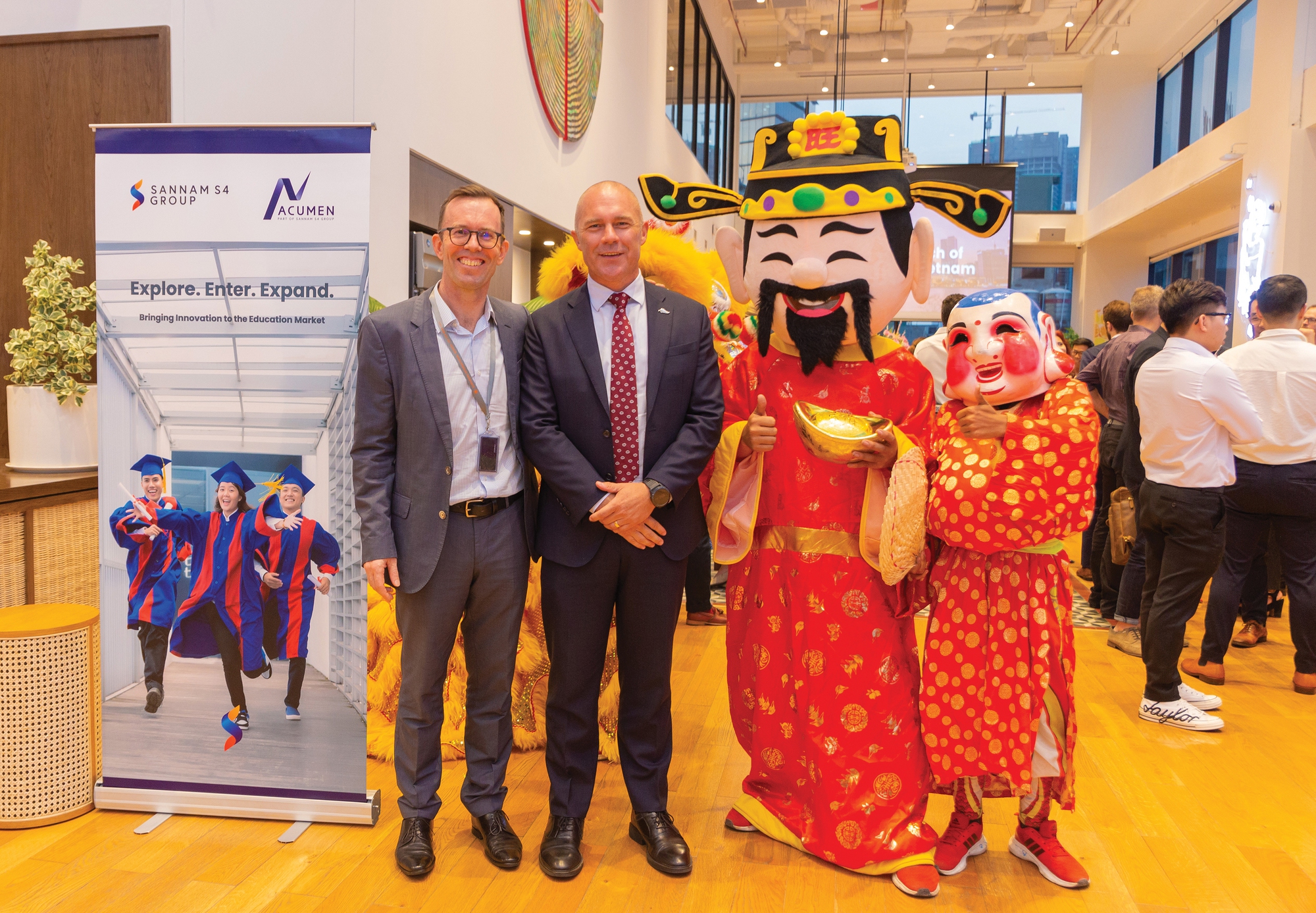 Hai cựu đại sứ khởi nghiệp ở Việt Nam