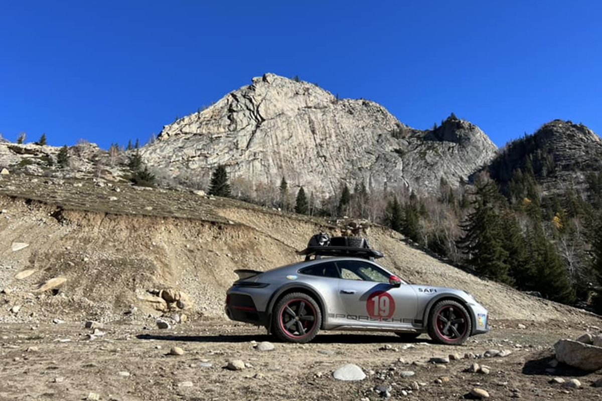 Đại gia Hải Phòng lái Porsche 16 tỷ “phá đảo” khắp Trung Quốc