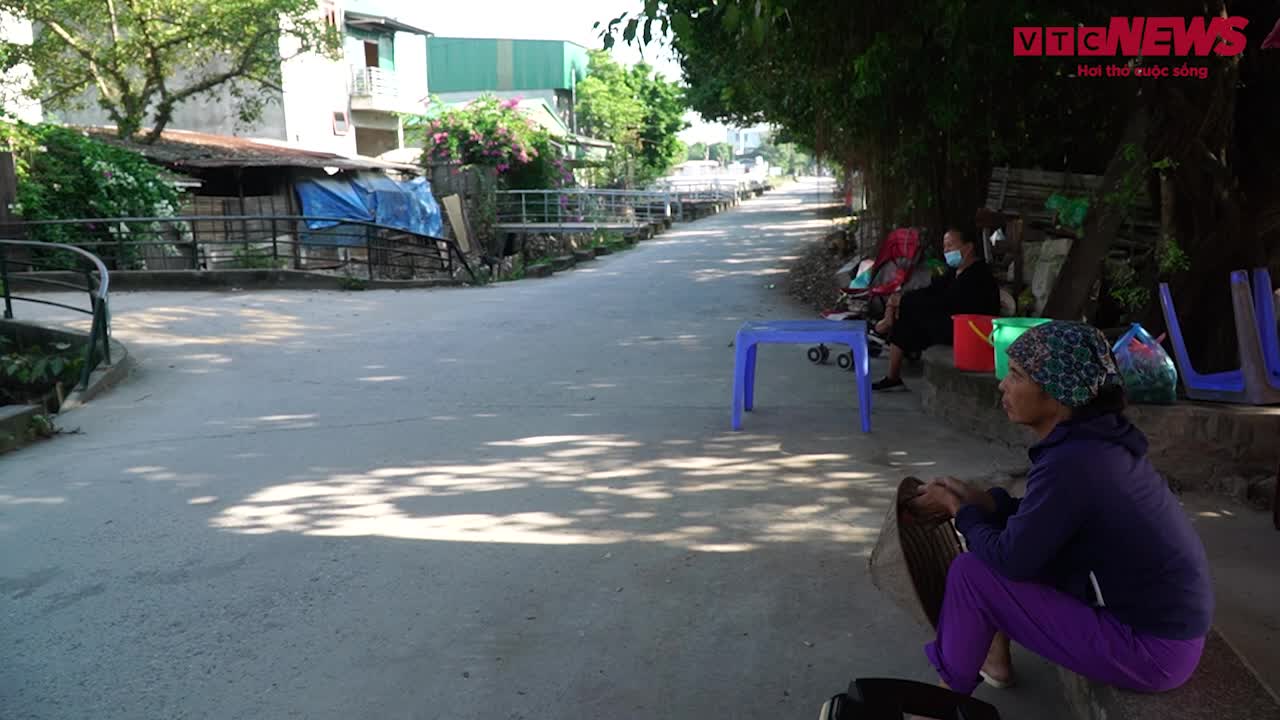 Kinh hãi cảnh 'rốn' nước thải bủa vây khu dân cư ở Hà Nội VIDEO CLIP ...