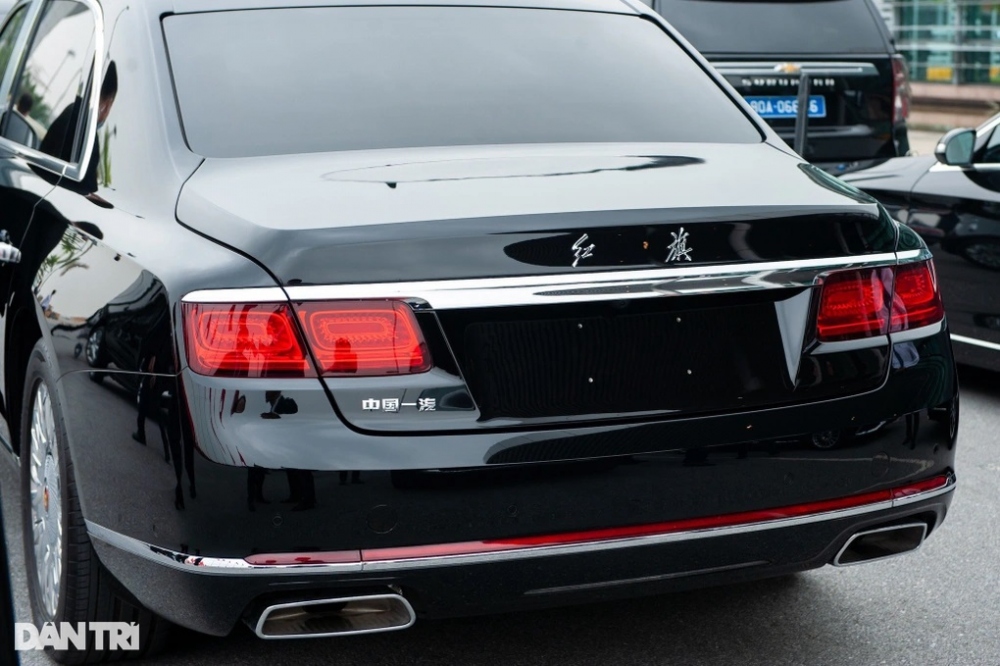 Cận cảnh Hồng Kỳ N701 - xe limousine chở ông Tập Cận Bình thăm Việt Nam
