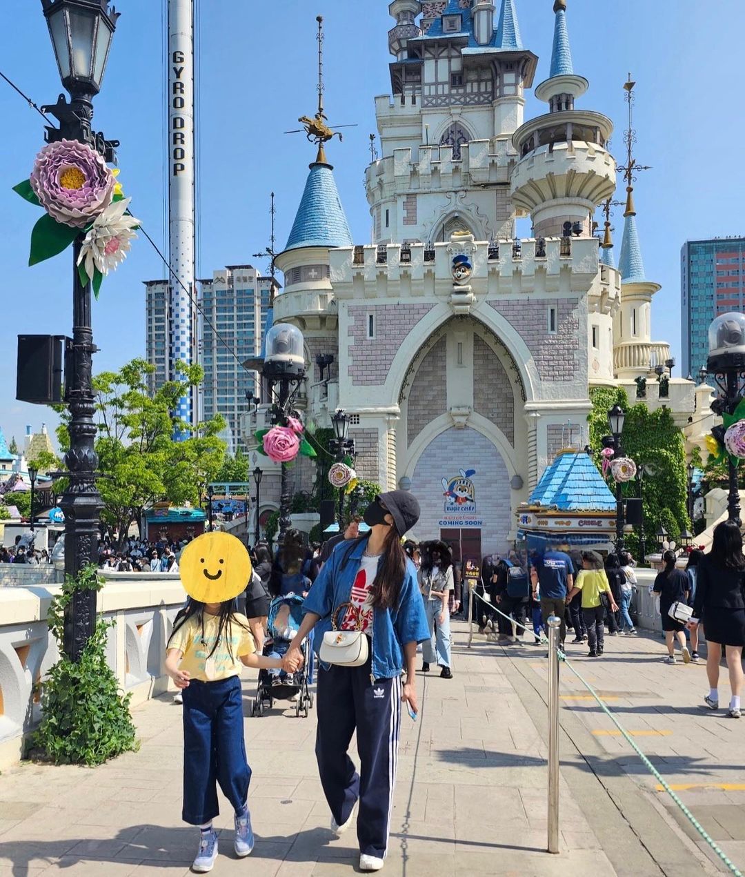 Vợ chồng Jang Dong Gun khoe ảnh ngọt ngào kỷ niệm 13 năm ngày cưới ...
