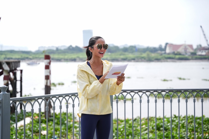 H'Hen Niê: 'Tôi từng khóc rất nhiều khi đọc những bình luận tiêu cực ...