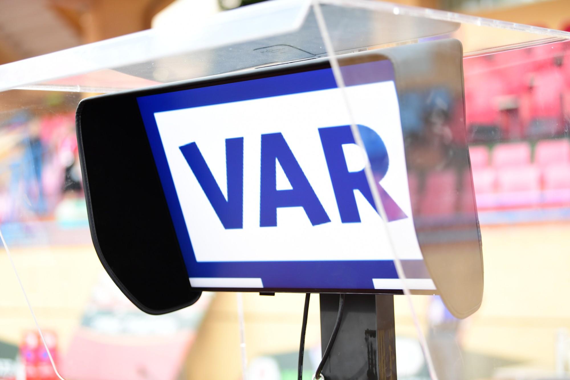 V.League chứng kiến dấu mốc lịch sử, công nghệ triệu đô dành cho trọng ...