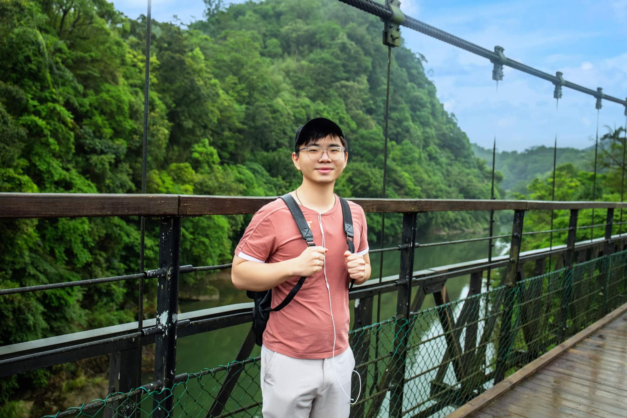 Kiey - chàng thiếu gia tập đoàn nghìn tỷ vừa debut làm ca sĩ là ai?