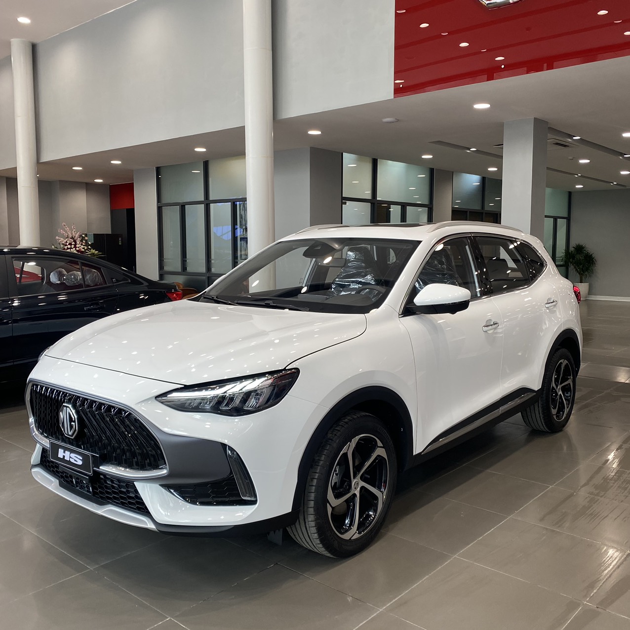 MG HS giảm giá kỷ lục tại đại lý: Bản 'base' còn 520 triệu rẻ hơn Sonet ...