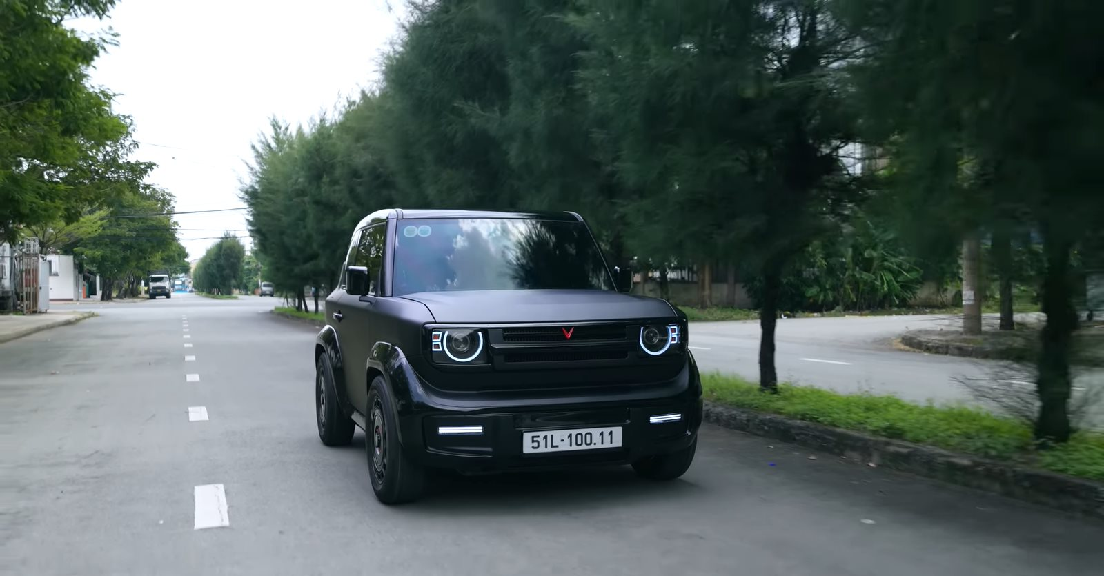 "Pháp sư" Mr. Xuân Hoàn thay áo mới cho VinFast VF 3: mini Defender ...