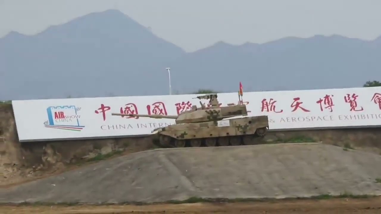 Khách hàng thất vọng sau màn trình diễn xe tăng VT4 của Trung Quốc