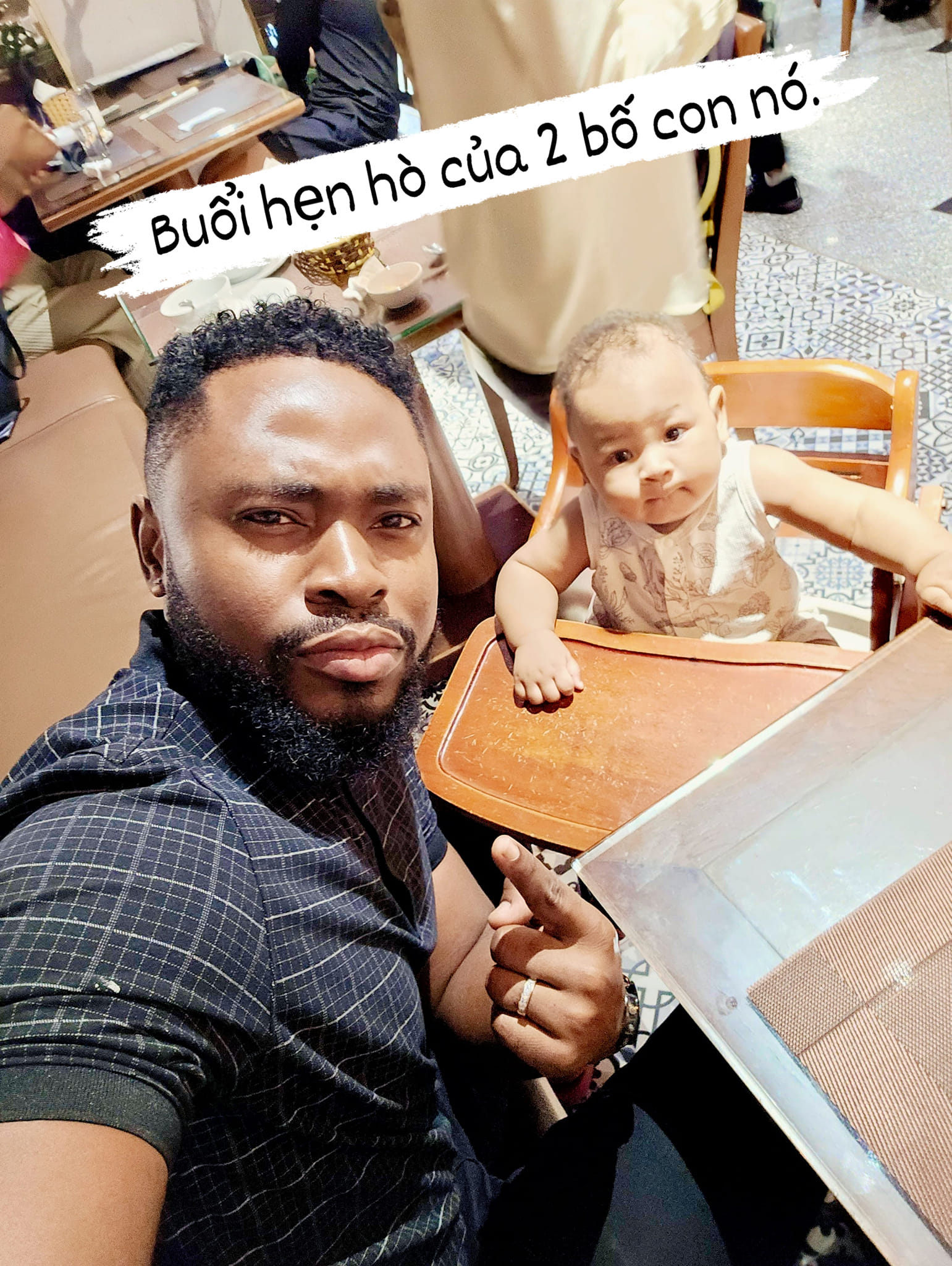 Bị hỏi sao không đi làm mà ở nhà chăm con, Cee Jay đáp trả xéo xắt