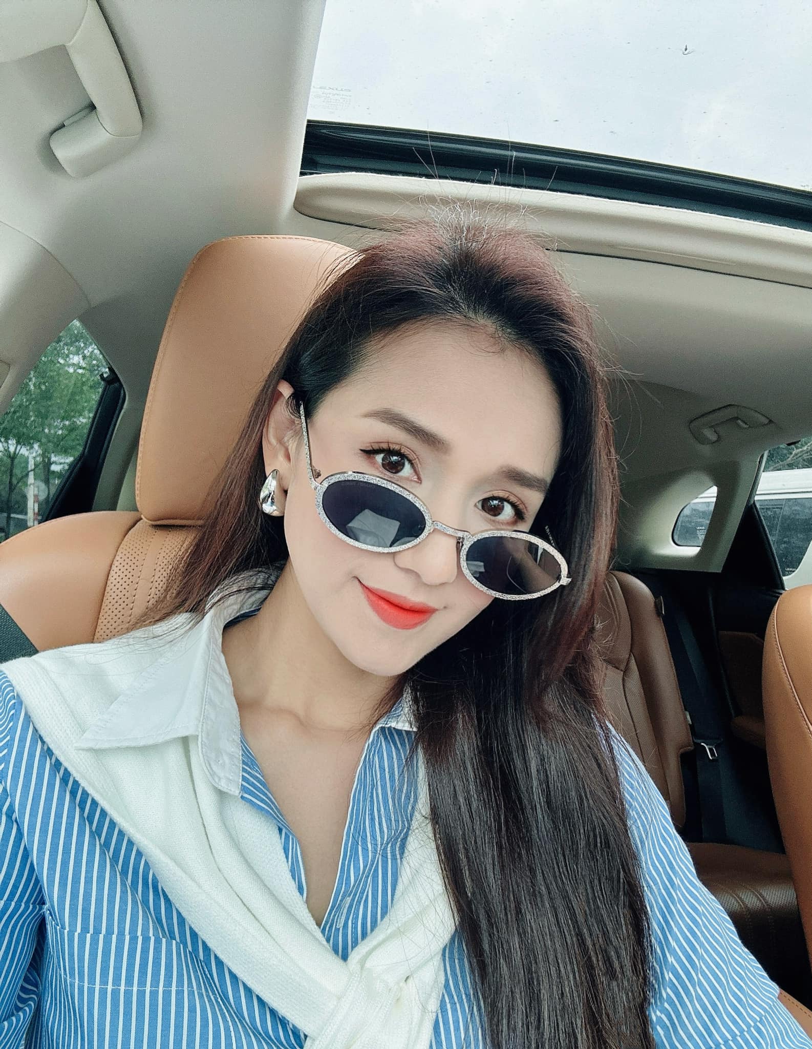 Nhan sắc gợi cảm tuổi U40 của "nữ diễn viên giàu nhất VTV", là bà chủ của 10 siêu thị, đại gia ...