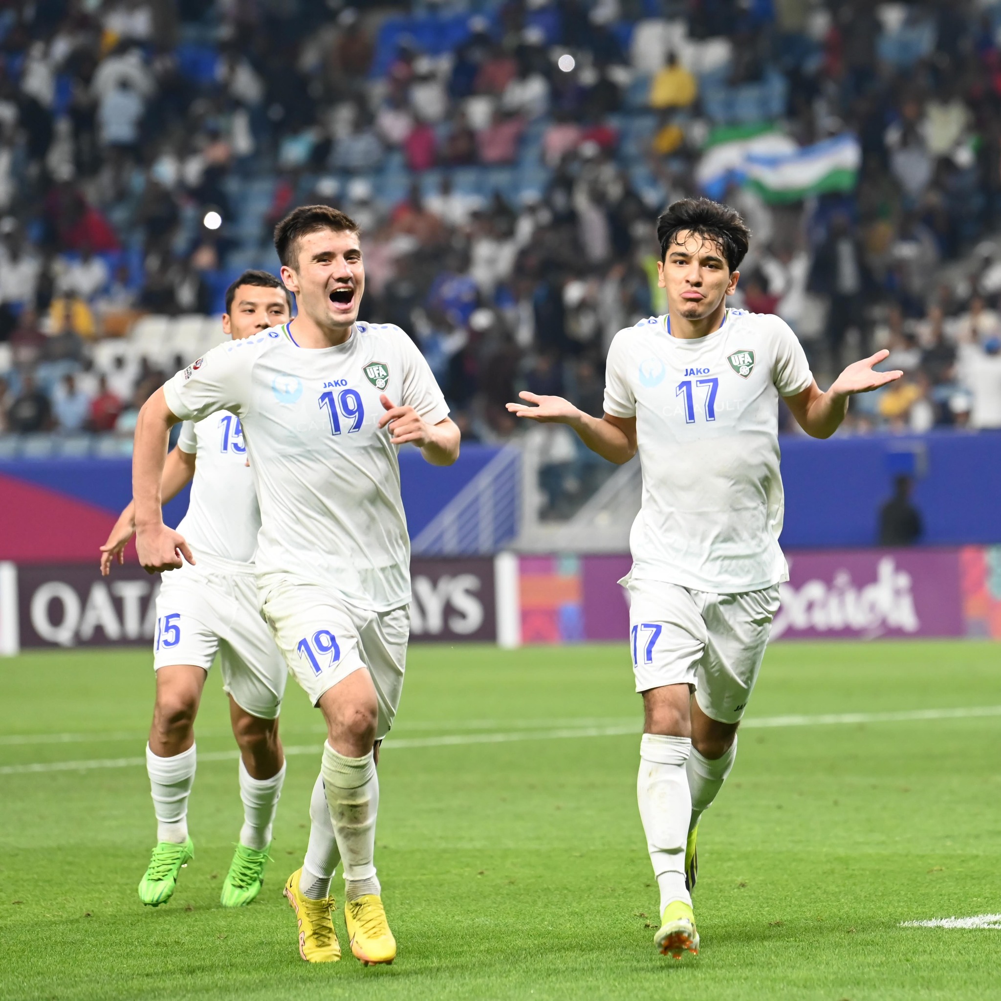 "Vùi dập" U23 Kuwait, U23 Uzbekistan gửi vé sớm cho U23 Việt Nam