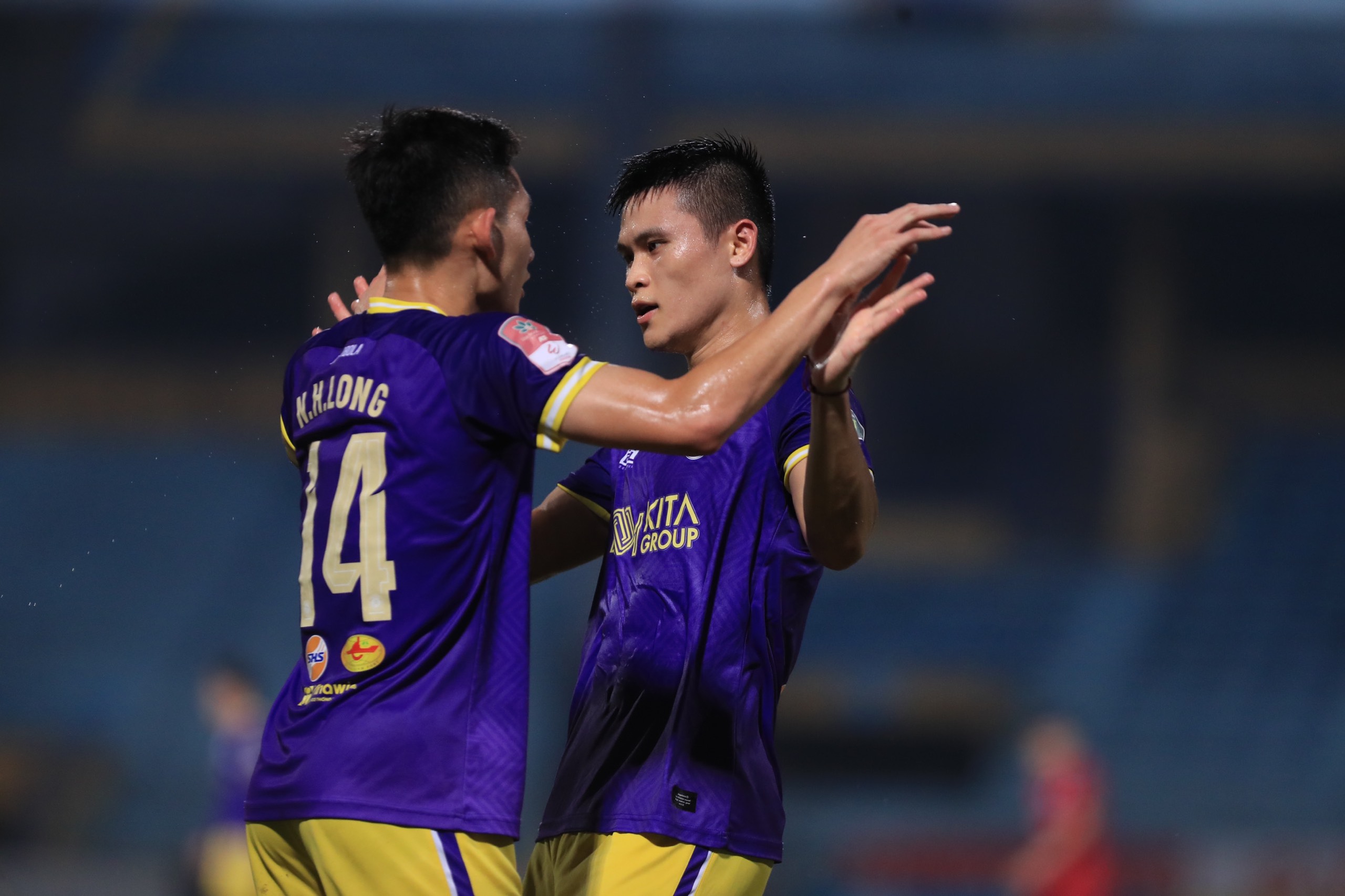 Hà Nội FC vùi dập khánh hoà 5-2 tại V.League