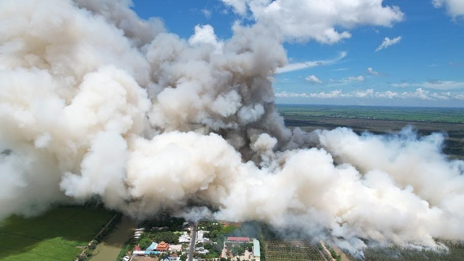 Vườn Quốc gia Tràm Chim cháy lớn, công an điều tra dấu hiệu 'người xâm ...
