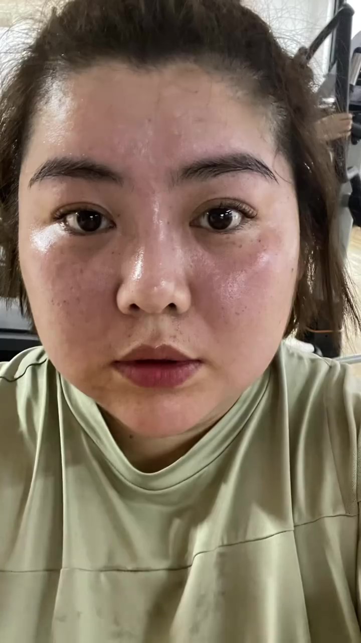 Cô gái được ví như Vương Tổ Hiền sau khi giảm 47kg: Sốc nặng khi nhìn ảnh quá khứ