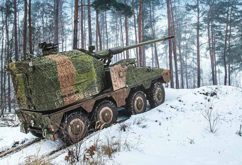 Hơn 200 khẩu pháo tự hành bánh lốp RCH 155 hiện đại nhất được đặt hàng