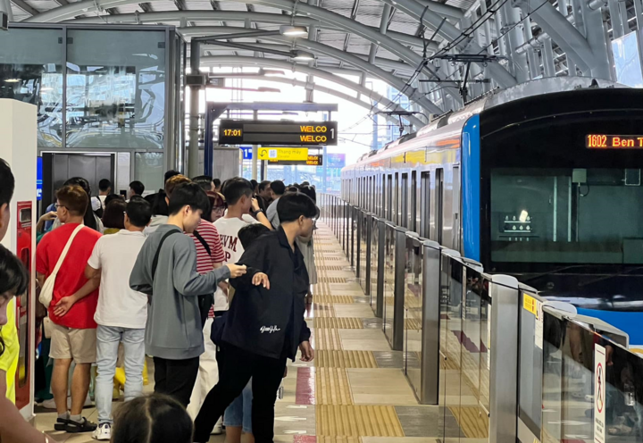 Chuyến tàu mùa xuân: Khát vọng 355km đường sắt đô thị TP . HCM