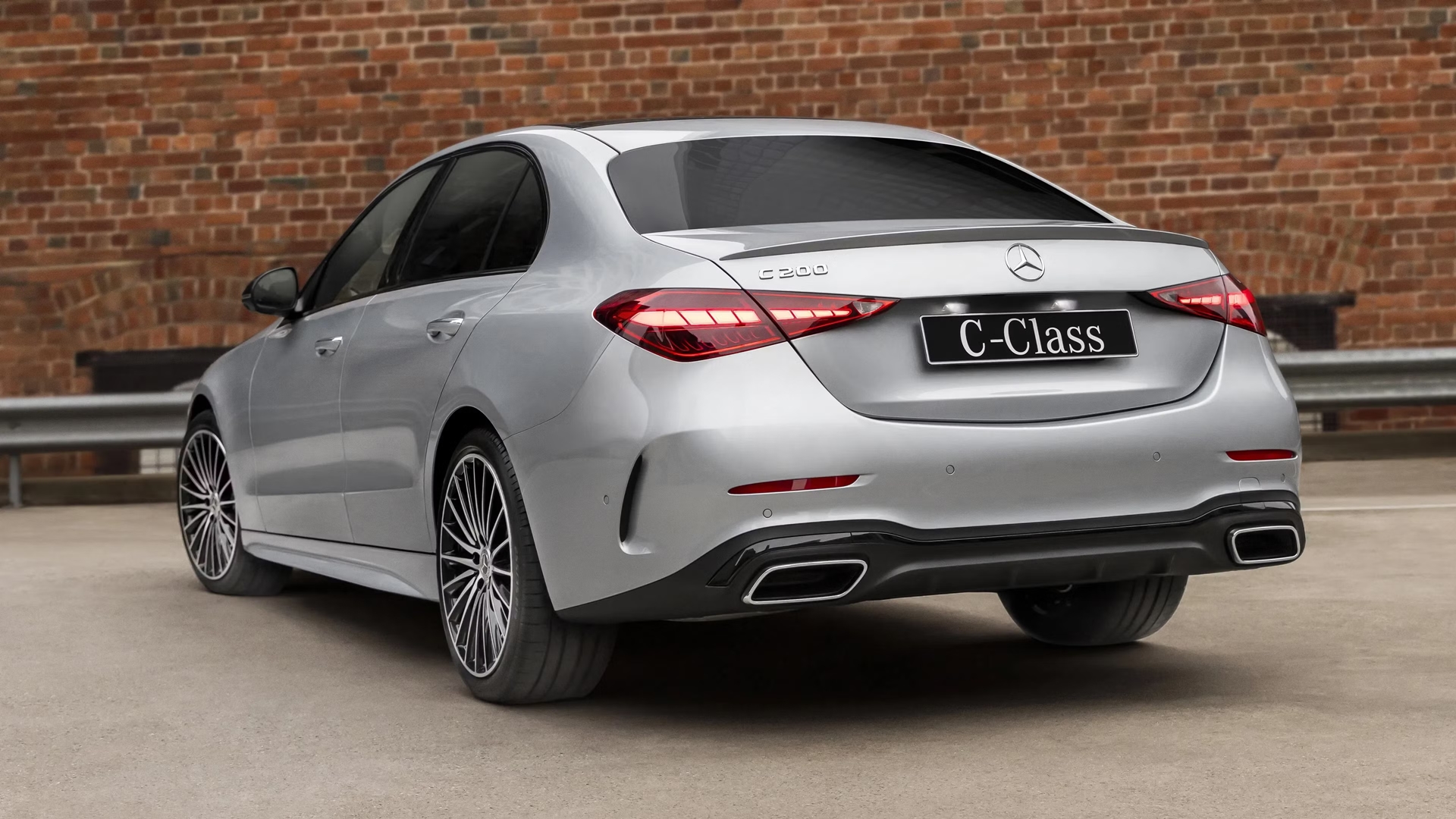 Mercedes-Benz C200 Sport Edition 2025 thêm trang bị, giá rẻ hơn bản ...