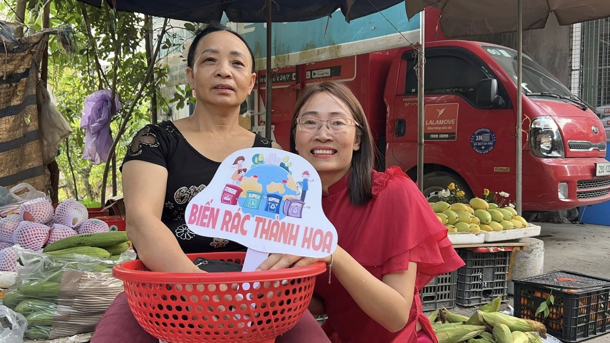 Chứng kiến 2 người bạn qua đời do ung thư trong 1 tuần, người phụ nữ có quyết định khiến cuộc ...