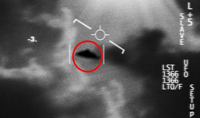 Cựu quan chức NASA công khai bằng chứng UFO gây chấn động sau 30 năm giữ bí mật