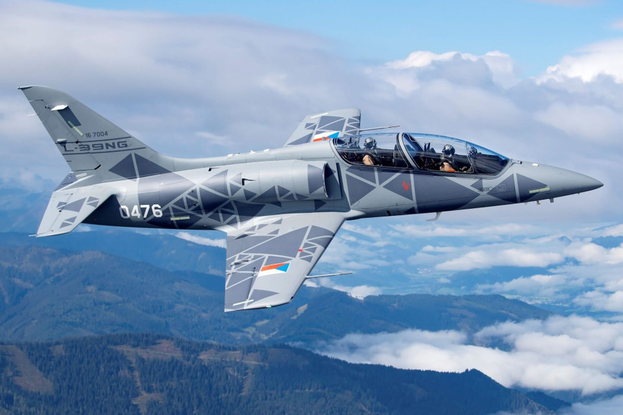 L - 39 ng Skyfox lập kỷ lục bay 23 . 000 Km không cần hỗ trợ kỹ thuật ...