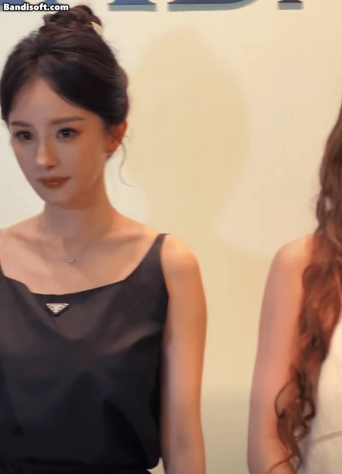 40 tuổi mà như mới hơn 20 thì chỉ có “yêu quái”: Visual như bạch ngọc ...