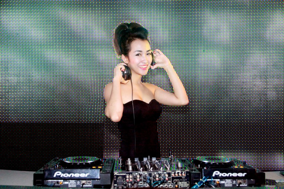 Các nữ DJ tài năng và nóng bỏng nhất Việt Nam: Trang Moon (P4)