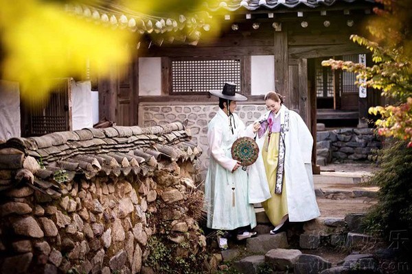 Chae Rim hé lộ thêm loạt ảnh cưới đẹp như phim