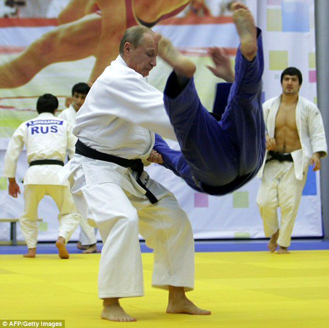 Chùm ảnh: Nể phục đẳng cấp bát đẳng huyền đai karate của võ sĩ Putin