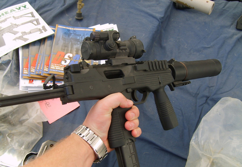 B&T MP9 - Hậu duệ mạnh mẽ của tiểu liên TMP