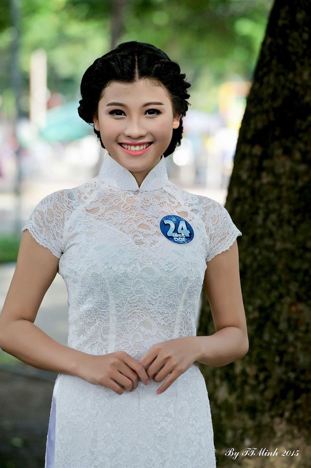 Câu chuyện đằng sau loạt hình gây thị phi của "cô lang y"