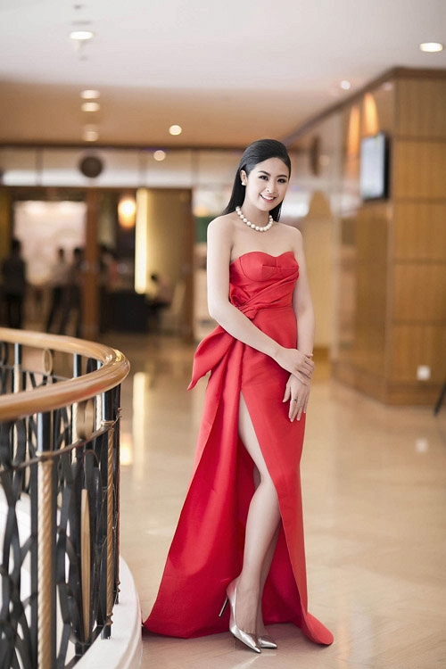 Những bộ trang phục kém sang tự thiết kế của Ngọc Hân