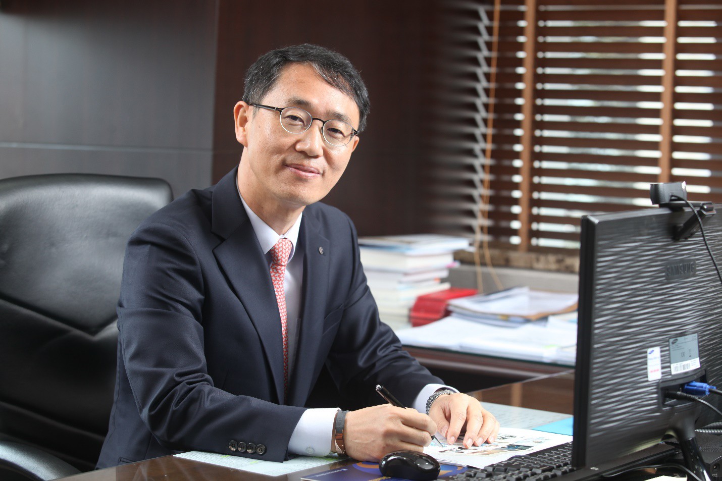 Tổng Giám đốc Shinhan Việt Nam – ông Shin Dong Min: “Mục tiêu lớn cần ...