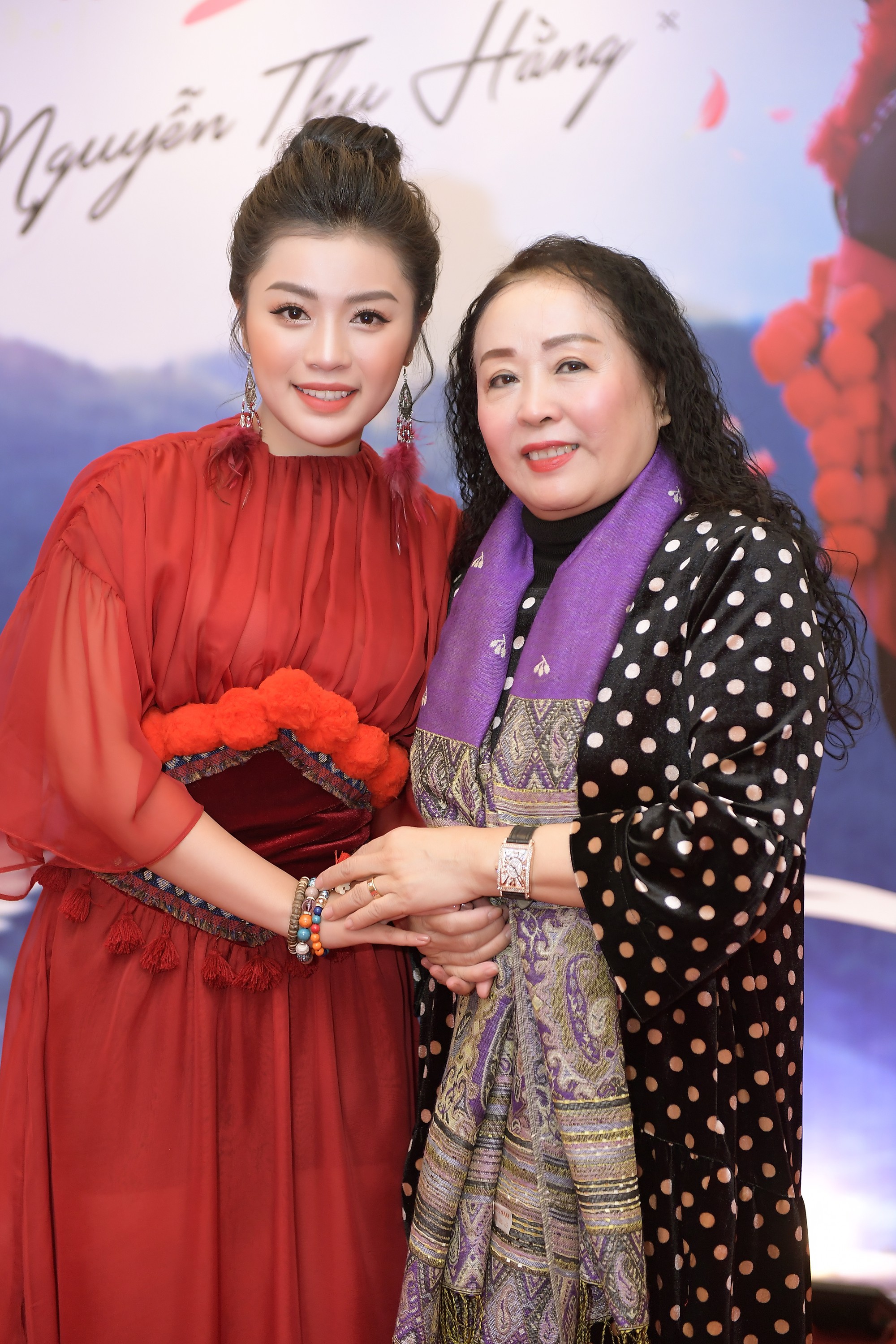 Thu Hằng tung MV mới, nam chính gây chú ý bởi vẻ ngoài điển trai, tính ...