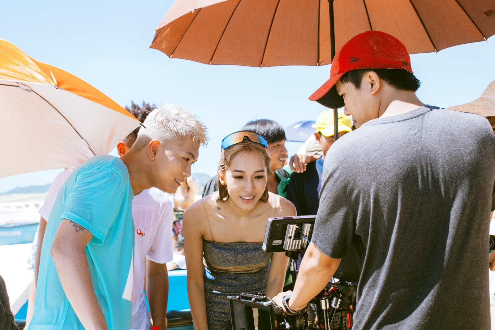 Ngoài giai điệu “tuổi thơ dữ dội”, MV mới của Emily và Big Daddy còn có ...