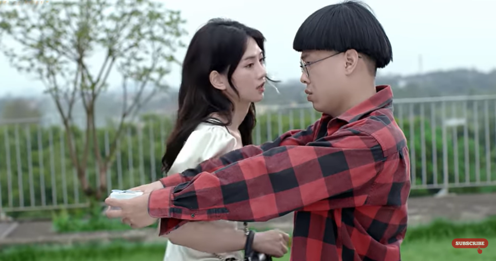 Hot girl nóng bỏng, đóng cùng DJ Alexandra Rud đã "phũ phàng" từ chối ...