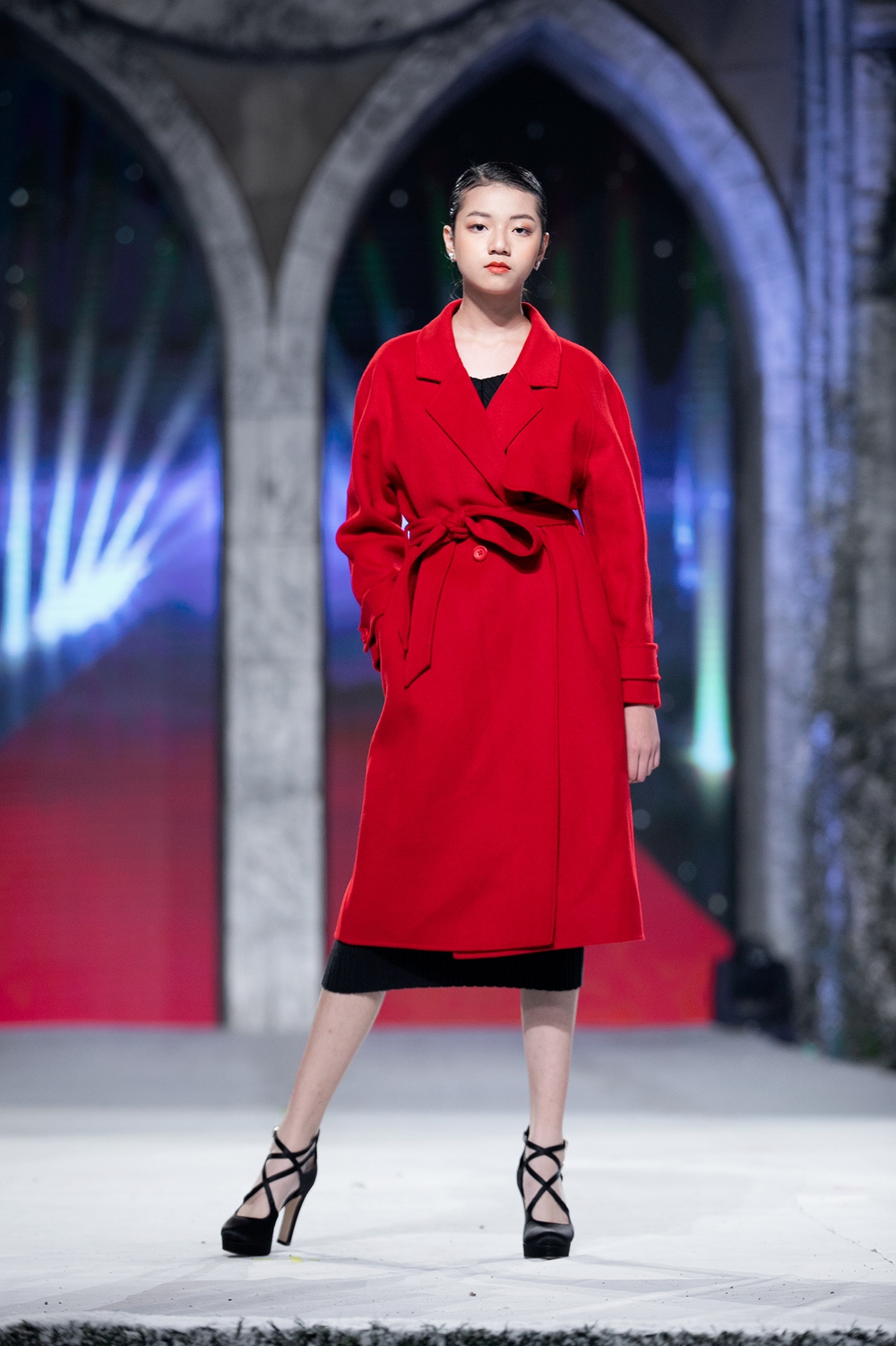 Nhan sắc của Lily Trương trên sàn catwalk
