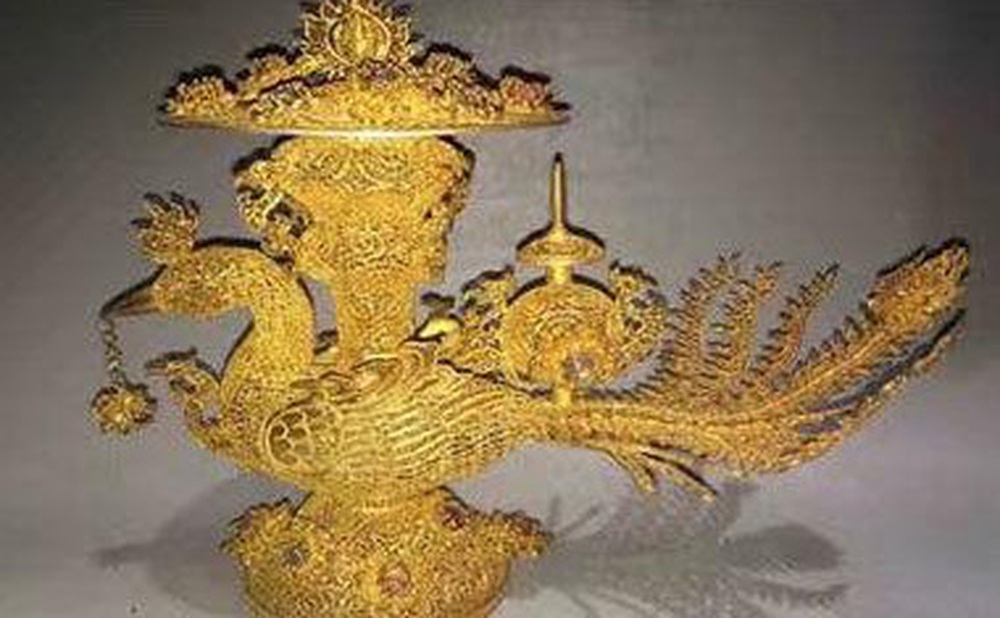 Người đàn ông nhặt được 'con chim' trong mộ cổ và đem đi giám định ...