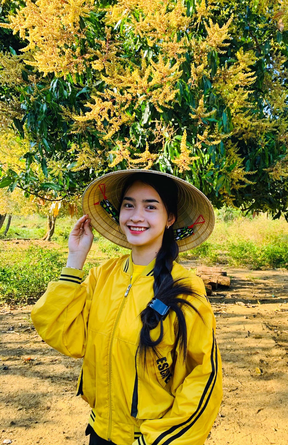 Cô gái dân tộc Ba Na nhảy hút 10 triệu view, gây tranh cãi lớn là người ...