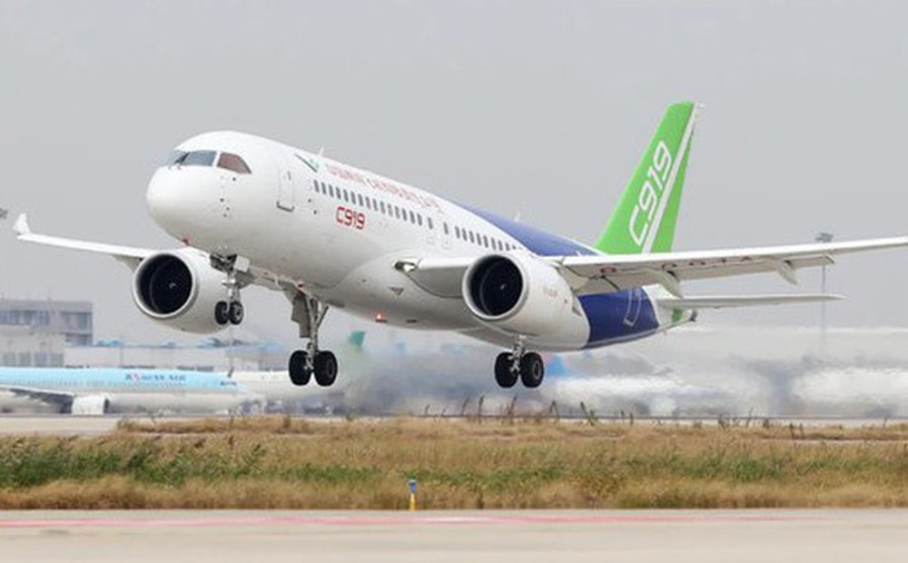 Máy bay 'Made in China' chính thức cất cánh: Nhận được hàng trăm đơn ...