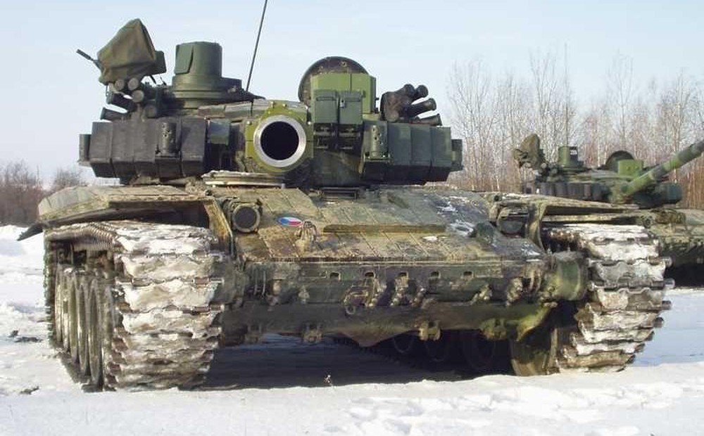 T-72M4CZ NATO viện trợ Ukraine thua xa T-72B1MS 'Đại bàng trắng'