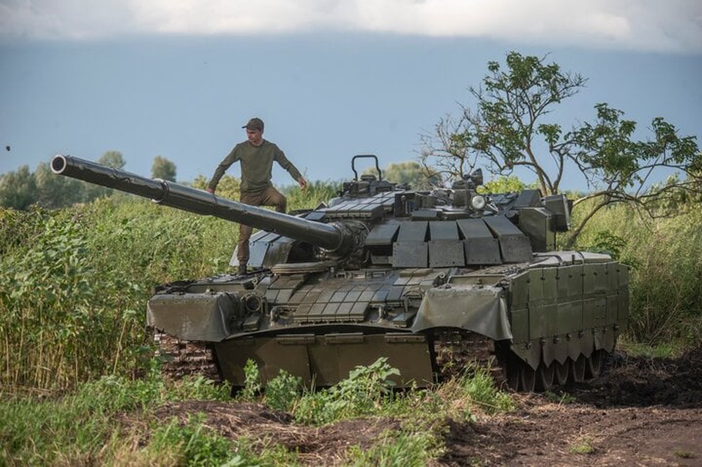 Được so sánh với T-90, xe tăng T-80BVM làm gì ở Ukraine?