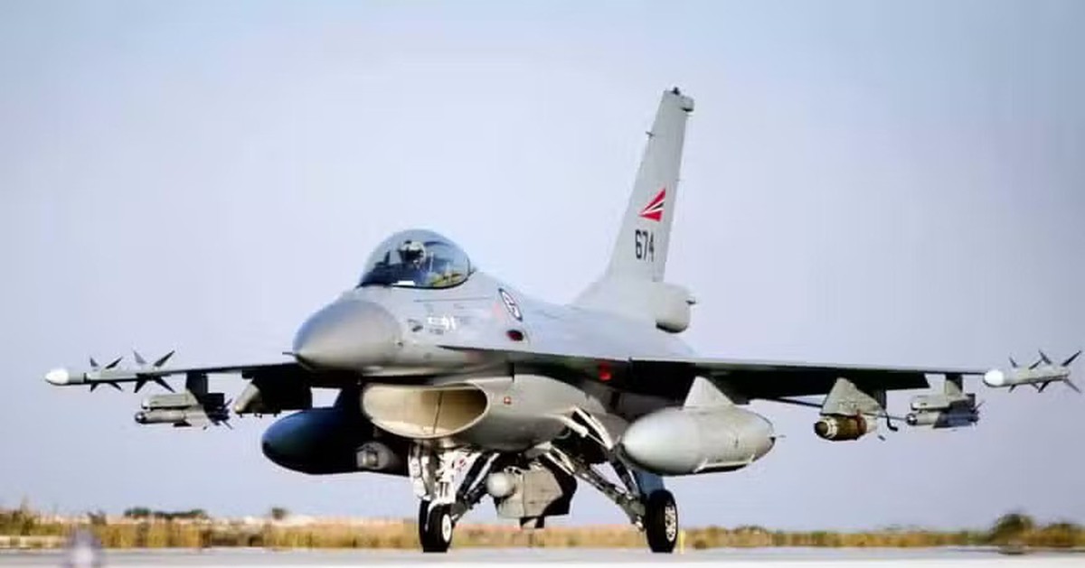 F - 16 Ukraine sẽ mạnh hơn với tên lửa IRIS - T của Đức trong năm 2026