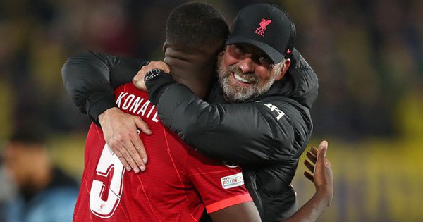 HLV Klopp nói gì ở giờ nghỉ để giúp Liverpool lội ngược dòng?