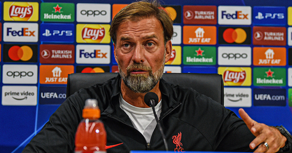HLV Liverpool nổi điên với phóng viên vì câu hỏi vô duyên trước trận ...