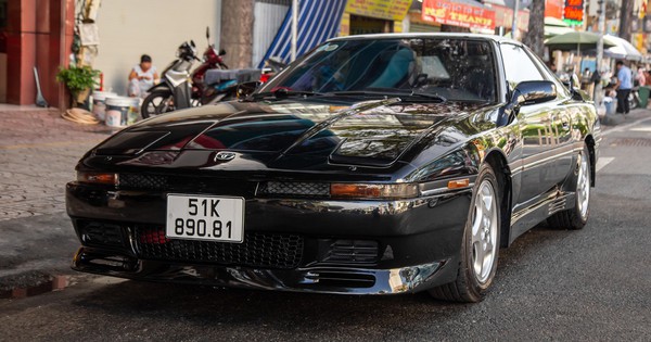 Mẫu xe hiếm Toyota Supra Mk III xuất hiện ở Sài Gòn