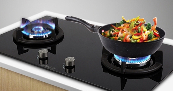 Vì sao khi dùng bếp gas, nên ưu tiên xào nấu ở ngăn bên phải? Hóa ra ...