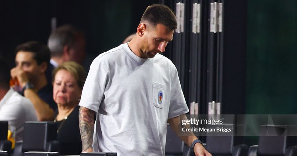 Messi lần đầu xuất hiện sau scandal của đồng đội; văn phòng Tổng thống ...