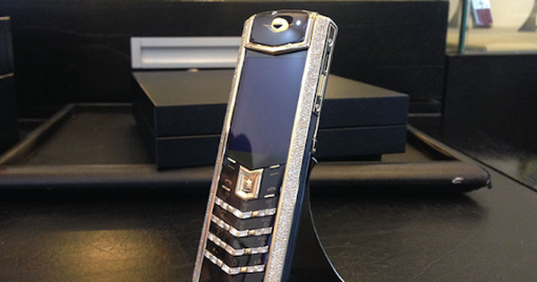 Thẩm định điện thoại Vertu , Iphone , Samsung đấu giá công quỹ