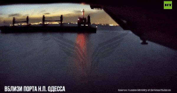 Nga tung máy bay không người lái đáp trả đòn tập kích tàu biển của Ukraine