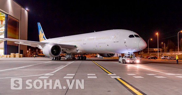 Cận cảnh chiếc Boeing hiện đại nhất của Vietnam Airlines